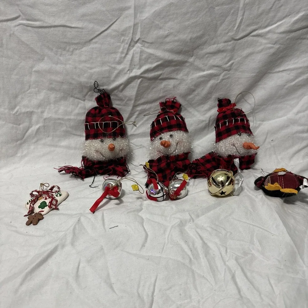 Heart & Hips | Holiday | Snowmen Hat Scarf Composite Christmas Tree ...